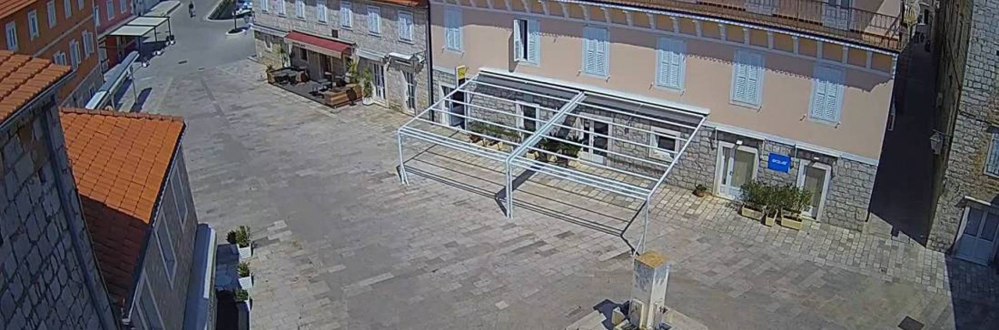 Jelca center Pjaca, City Square, Jelsa - Hvar, [ Right now, LIVE ...